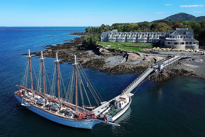 1.5 to 2-Hr Windjammer Sailing Trip in Maine w/ Licensed Captain - Authentic Marine Atmosphere and Nautical Tradition