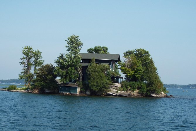 1000 Islands Canada (No passports required, Departing from the US - Discover the 1000 Islands Canada Tour: A Detailed Look