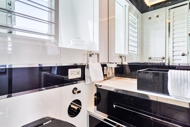 120ft Luxury Yacht Charter aboard Doubleshot - Gourmet Food and Comfort
