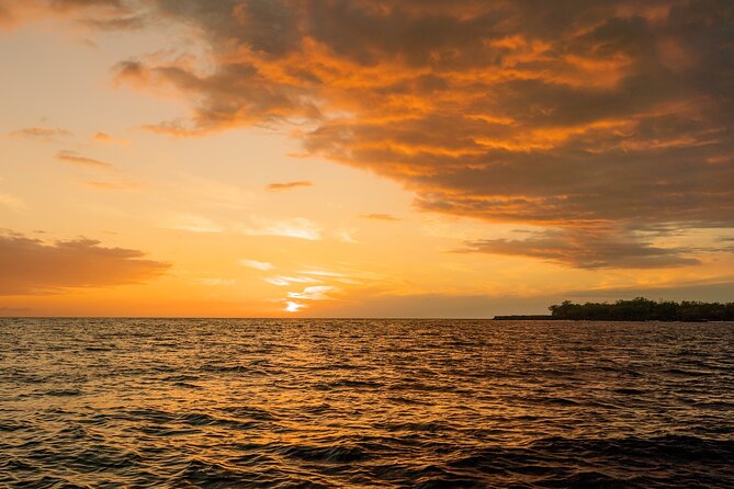 2.5 Hour Super-Raft Sunset Cruise - The Dinner Experience: Flavors of Hawaii on the Water