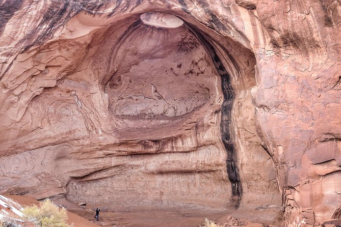 2.5 Hours of Monument Valley's Backcountry 4×4 Tour - Cultural and Geological Insights