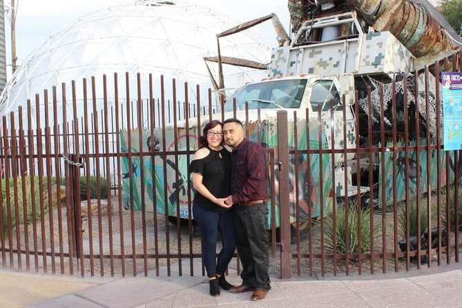 2-Hour Fremont Walking Tour with Photos and Champagne - Who Should Consider This Tour?
