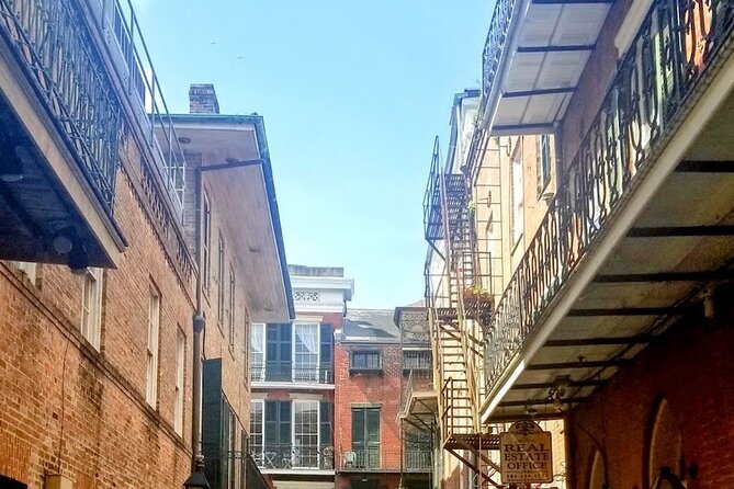 2-Hour French Quarter Ghost Walking Tour in New Orleans - What Makes This Tour Stand Out