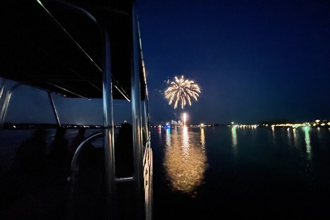 2 Hour Hilton Head Boat Rental With VIP Fireworks Viewing - The Highlight: Fireworks Viewing from Your Private Boat
