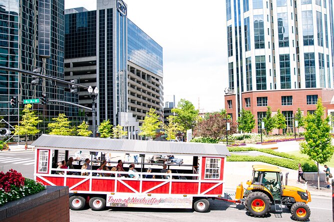 2 Hour Narrated Sightseeing Tractor Tour of Nashville - The Sum Up