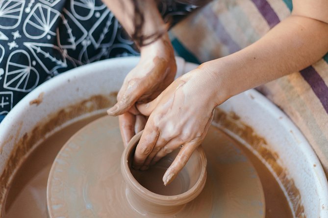 2 Hour Pottery Experience (Wheel or Hand-Building) - Key Points