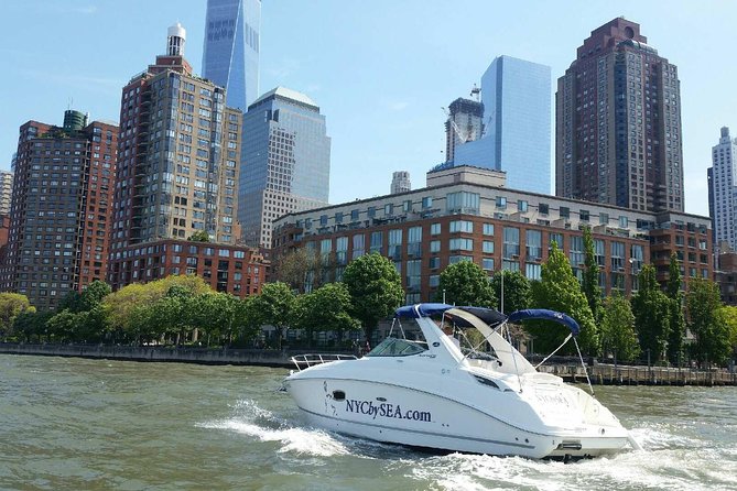 2-Hour Private Luxury Boat Tour in New York City - Exploring the Itinerary and Experience