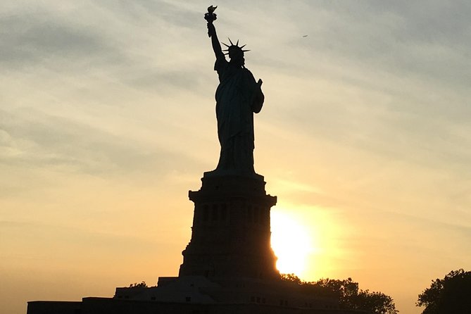 2-hour Private Luxury New York City Sunset Boat Tour - Who Is This Tour Perfect For?