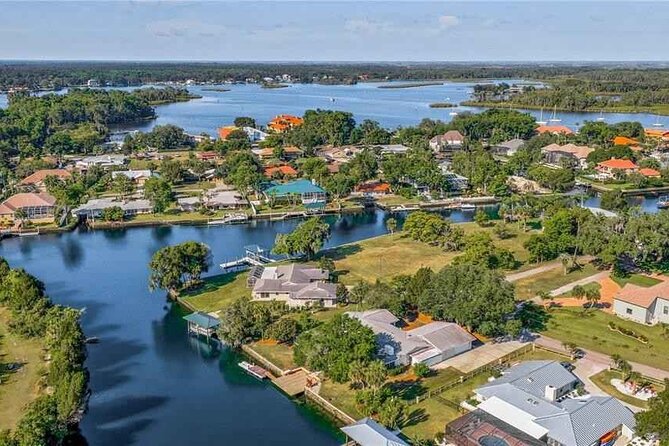 2-Hour Private Tiki Tour at Crystal River - Going into Detail: The Boat and Comfort