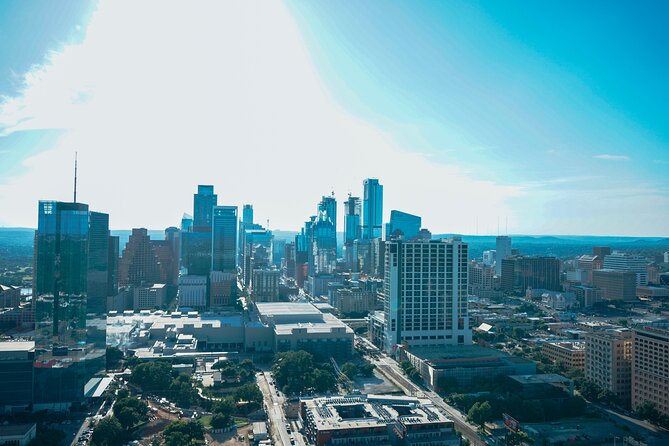 20 Minutes Downtown Austin and Lake Austin - Key Points