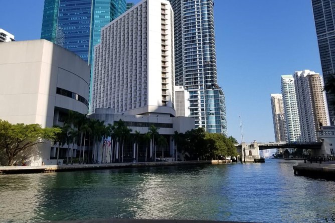 24 Ft Miami Bay: Private Boat, Gas Included , 8 people, Captained - FAQ Section