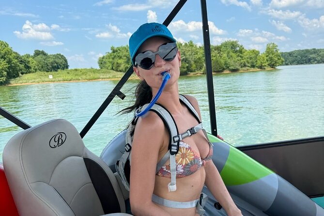 25ft Pontoon Party Boat w/ Captain up to 12 people (3 hrs) - The Value and Atmosphere