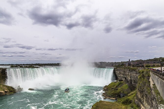 3-Day Tour to Niagara Falls and New York City - Exploring Niagara Falls: A natural marvel
