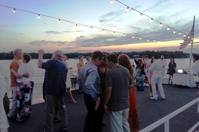 3 Hour Moonlit Valentine's Dinner Cruise in Miramar Beach, FL - Who Is This Cruise Best Suited For?