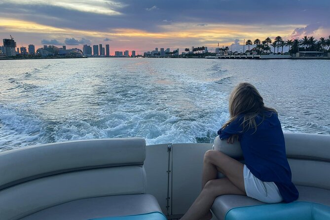 37ft Private Captained Yacht Rental - Up to 13 Happy Guests - Key Points
