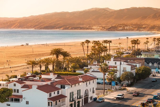 4-Hour private limo Tour of Los Angeles by a TV personality with Free Drinks - FAQ