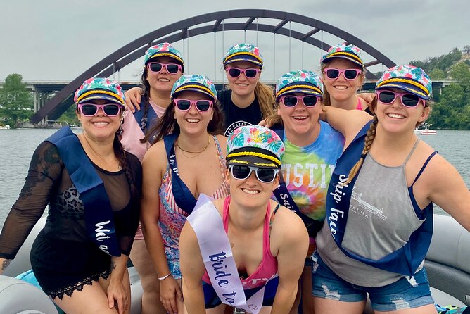 4 Hr Lake Austin Boat Charter with Swim and Sightseeing for 12 - Key Points