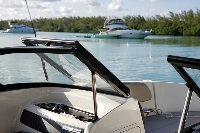 42 Ft Private Yacht Miami, rent for 2 our 4 hours, for 12 people - Who This Tour Suits Best
