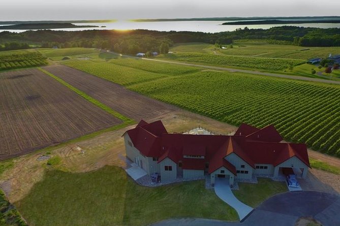 5-Hour Traverse City Wine Tour: 4 Wineries on Old Mission Peninsula - Transportation & Logistics – What to Know