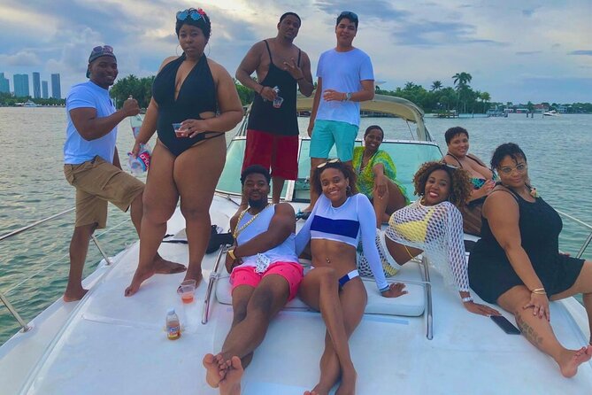50ft Luxury Yacht Tour in Miami Beach Captain, Champagne & Party! - Who Would Love This Experience?