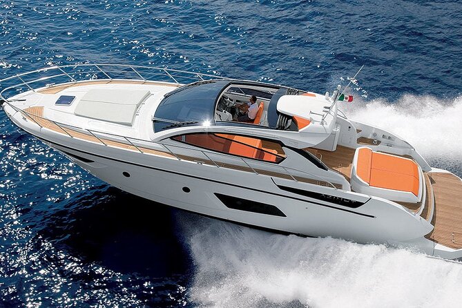 52' Azimut Yacht Charter - Why Choose the 52 Azimut Yacht Charter?