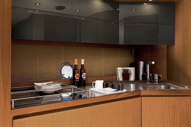 52' Azimut Yacht Charter - What to Expect During Your Miami Yacht Adventure