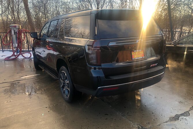 6-Hour Private SUV Transportation Service in Chicago - Who Will Love This Experience?