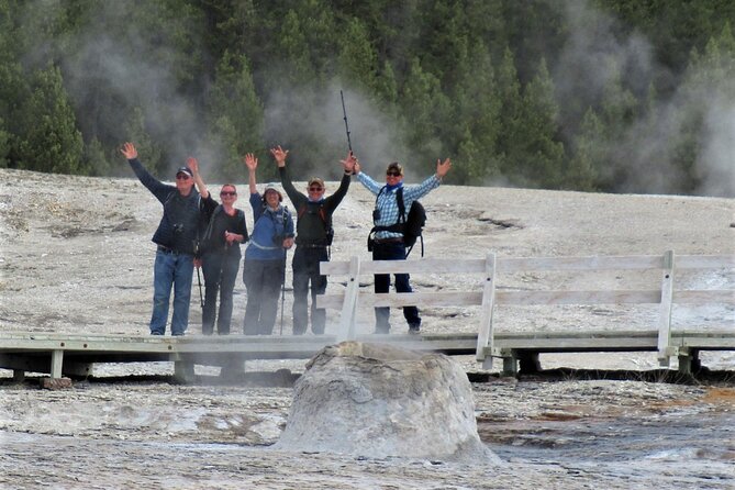 6-Mile Geyser Hiking Tour in Yellowstone with Lunch - Guides and Experience