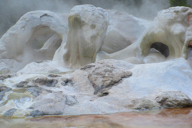 6-Mile Geyser Hiking Tour in Yellowstone with Lunch - Who Should Consider This Tour?