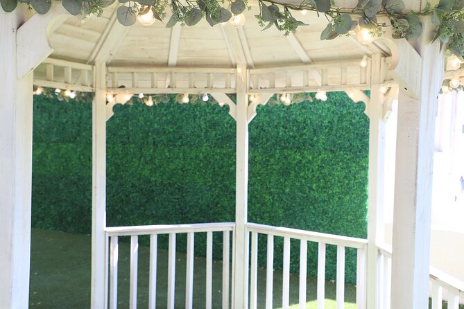 77 Sign & Go Wedding at Hawaiian Wedding Chapel - Who Will Love This Package?