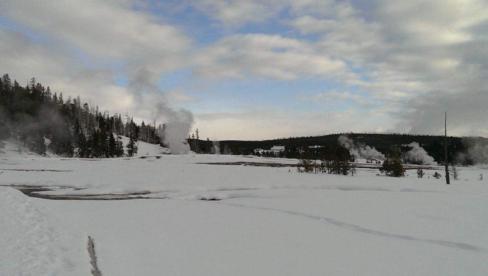 9-Day winter Yellowstone Tour with Southern Utah and Arizona - Monument Valley and Antelope Canyon: Iconic Arizona Sights
