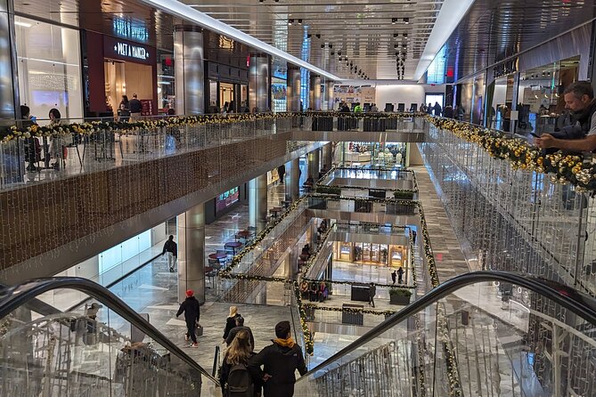 A Half Day Walk Between the Skyscraper Clusters of Manhattan - Key Points