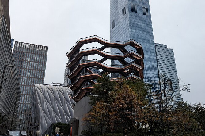 A Half Day Walk Between the Skyscraper Clusters of Manhattan - What Makes This Tour Stand Out