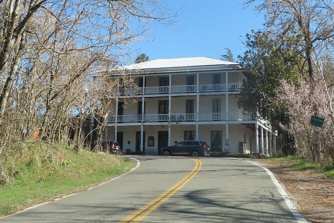 A Highway 49 Drive: A Self-Guided Audio Tour from Jackson to Angels Camp - Discovering California’s Gold Country on a Drive