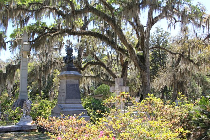 A Walk Through The Book "Midnight in the Garden of Good and Evil" - The Itinerary: What You Can Expect