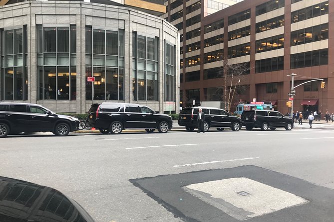 Airport transportation - The Reality of Reviews: Trust and Caution