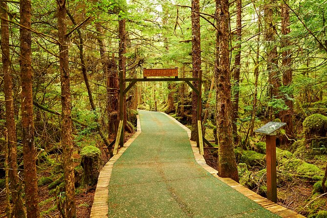 Alaskan Lodge Adventure and Seafeast - What Sets This Tour Apart?