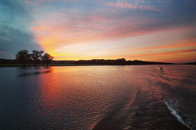 Albany Sunset Live Music Cruise - The Experience in Detail: What to Expect from the Albany Sunset Cruise