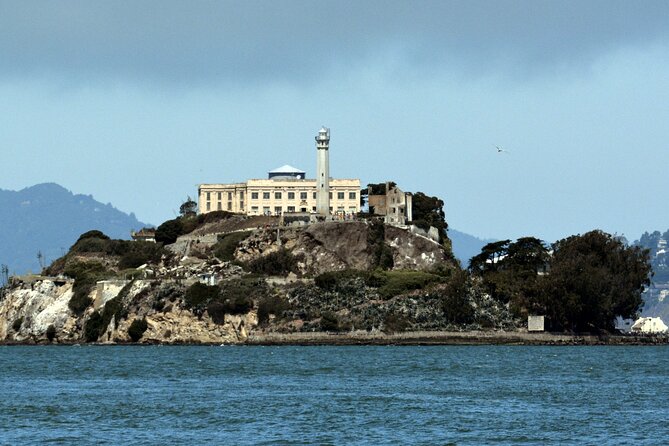 Alcatraz Prison Tour and Golden Gate Bridge Bike Rental - Golden Gate Bridge Bike Ride: Active and Scenic