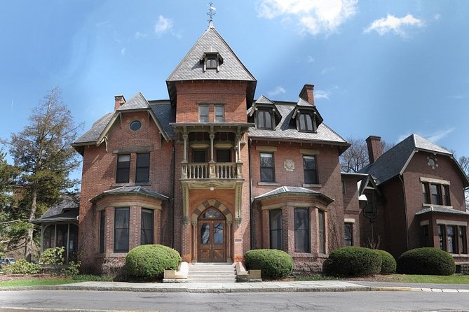 Amazing Scavenger Hunt: Ithaca Big Red Cornell - Who Will Love This Experience?