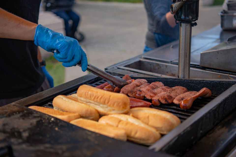 Anchorage: Guided Food and Sightseeing Tour by Van - FAQ
