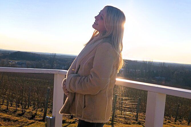 Andie's NON BUS 4-winery Traverse Leelanau Peninsula Wine Tour - Key Points