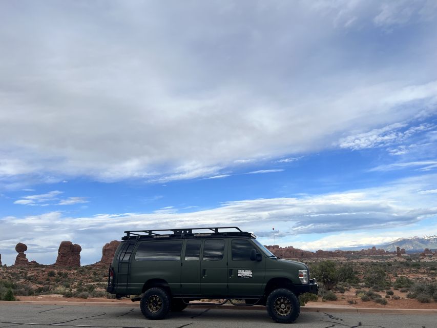 Arches National Park: Sunset Pavement Van Tour - A Detailed Look at the Sunset Pavement Van Tour