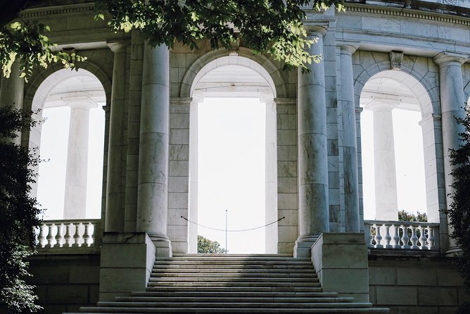 Arlington Cemetery & Changing of the Guard Exclusive Guided Tour - An Honest Look at the Arlington National Cemetery & Guard Tour
