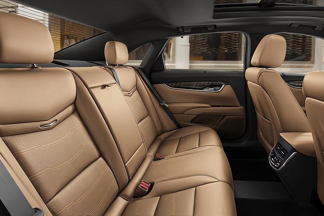 Arrival Transfer Denver Airport DEN to Denver City by Luxury Car - Detailed Breakdown of the Experience