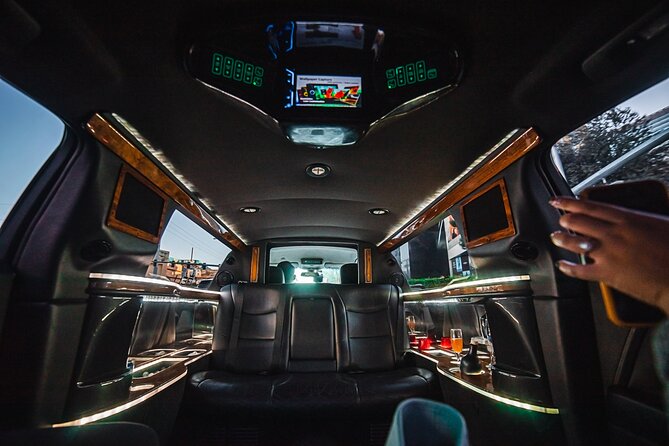 Arrival Transfer: Private Luxury 8 Passenger Limousine Service - FAQs