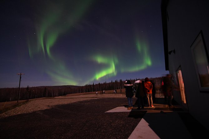 Aurora Lodge Viewing - Transportation and Group Size
