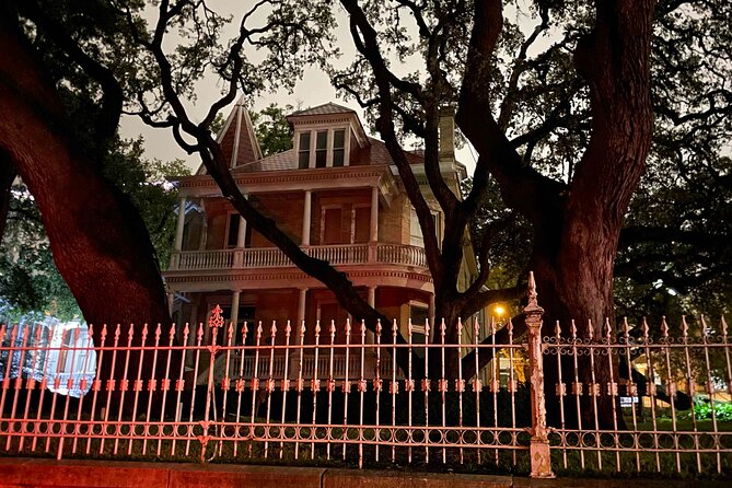 Austin's Famous Ghosts Smartphone Guided Audio App Walking Tour - Exploring Austin’s Haunted Side with the Smartphone Guided Audio App Walking Tour