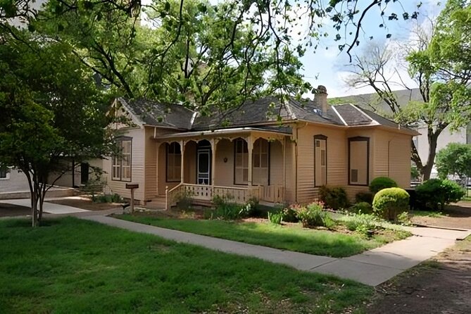 Austin's Must See Sights Guided Private Walking Tour - What’s included and what’s not