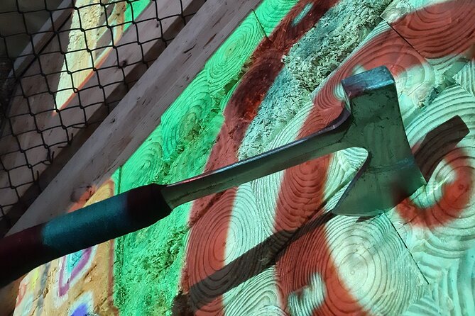 Axe Throwing Sport Target 90 Minutes - The Axe Throwing Itself